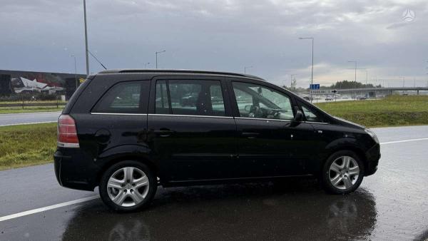 Melns Opel Zafira 2006 Kauņa, ar dzinēja tilpumu 1.91 L un nobraukumu 303 tūkst. km par 1750 €, foto 7 vietnē AUTOMOTO.COM.LV