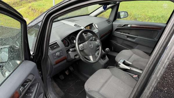 Melns Opel Zafira 2006 Kauņa, ar dzinēja tilpumu 1.91 L un nobraukumu 303 tūkst. km par 1750 €, foto 10 vietnē AUTOMOTO.COM.LV