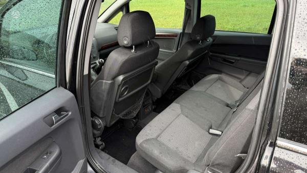 Melns Opel Zafira 2006 Kauņa, ar dzinēja tilpumu 1.91 L un nobraukumu 303 tūkst. km par 1750 €, foto 11 vietnē AUTOMOTO.COM.LV