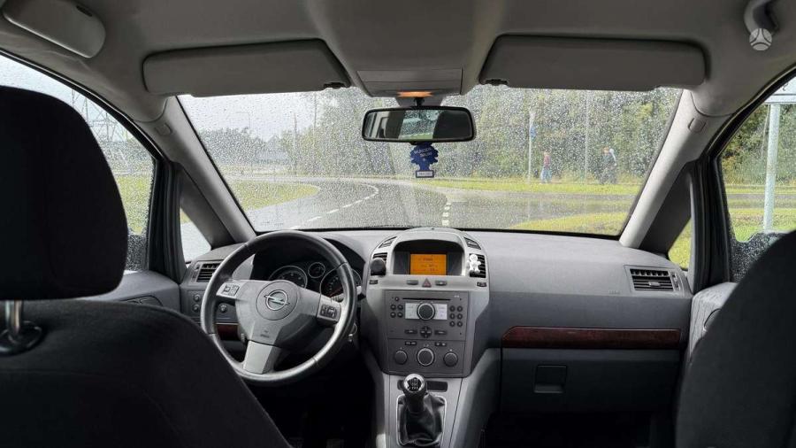 Melns Opel Zafira 2006 Kauņa, ar dzinēja tilpumu 1.91 L un nobraukumu 303 tūkst. km par 1750 €, foto 14 vietnē AUTOMOTO.COM.LV
