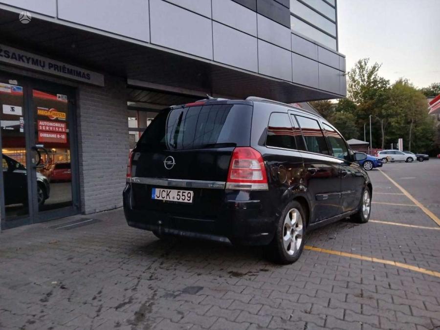 Melns Opel Zafira 2006 Viļņa, ar dzinēja tilpumu 1.91 L un nobraukumu 342 tūkst. km par 595 €, foto 6 vietnē AUTOMOTO.COM.LV