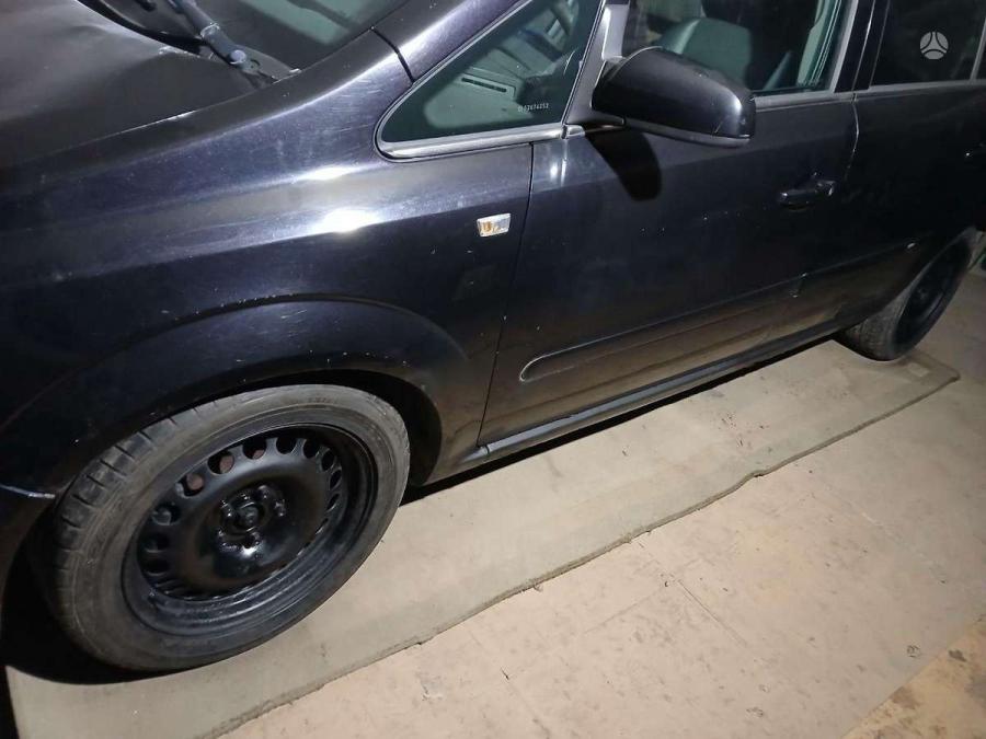 Melns Opel Zafira 2006 Viļņa, ar dzinēja tilpumu 1.91 L un nobraukumu 342 tūkst. km par 595 €, foto 11 vietnē AUTOMOTO.COM.LV