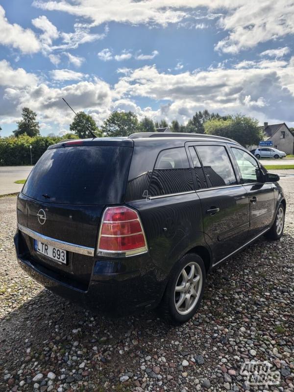 Melns Opel Zafira 2006 Klaipėda, ar dzinēja tilpumu 1.80 L un nobraukumu 257 tūkst. km par 1500 €, foto 4 vietnē AUTOMOTO.COM.LV