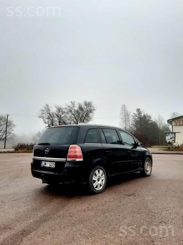 Black Opel Zafira 2007 in Cesis, with an engine capacity of 1.90 L and mileage of 315 thousand km for 1500 €, photo 4 on AUTOMOTO.COM.LV