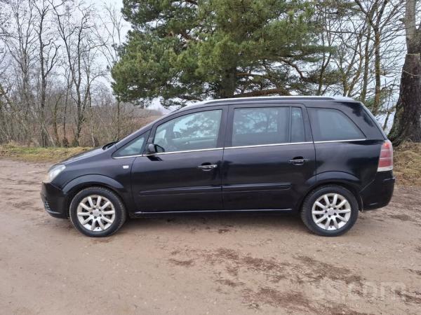 Black Opel Zafira 2007 in Rezekne, with an engine capacity of 1.90 L and mileage of 400 thousand km for 850 €, photo 6 on AUTOMOTO.COM.LV