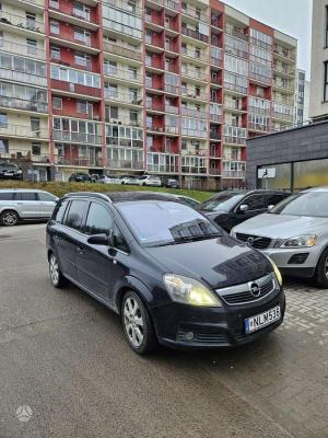 Melns Opel Zafira 2007 Viļņa, ar dzinēja tilpumu 1.91 L un nobraukumu 261 tūkst. km par 2200 €, foto  vietnē AUTOMOTO.COM.LV