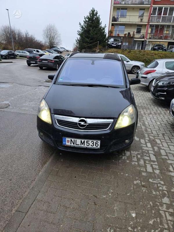 Black Opel Zafira 2007 in Vilnius, with an engine capacity of 1.91 L and mileage of 261 thousand km for 2200 €, photo 5 on AUTOMOTO.COM.LV