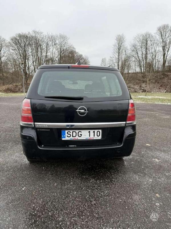 Black Opel Zafira 2007 in Jurbarkas, with an engine capacity of 1.80 L and mileage of 259 thousand km for 2100 €, photo 3 on AUTOMOTO.COM.LV