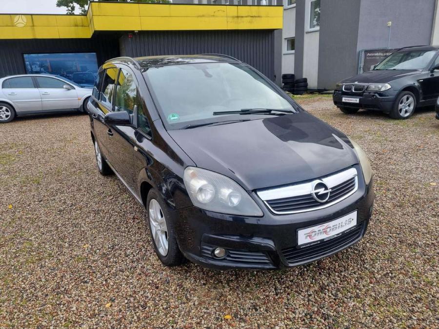 Black Opel Zafira 2007 in Kaunas, with an engine capacity of 1.90 L and mileage of 330 thousand km for 1250 €, photo 1 on AUTOMOTO.COM.LV