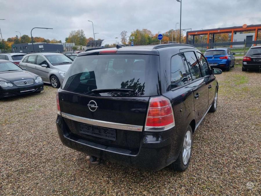 Black Opel Zafira 2007 in Kaunas, with an engine capacity of 1.90 L and mileage of 330 thousand km for 1250 €, photo 2 on AUTOMOTO.COM.LV