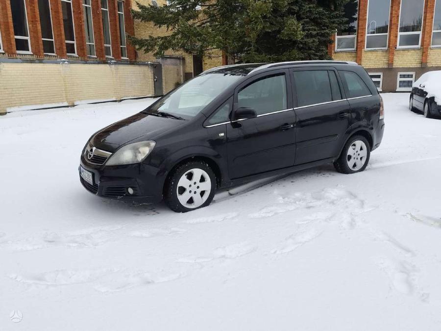Black Opel Zafira 2007 in Panevezys, with an engine capacity of 1.91 L and mileage of 400 thousand km for 1000 €, photo 1 on AUTOMOTO.COM.LV
