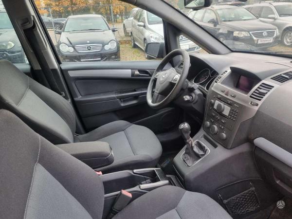 Melns Opel Zafira 2007 Kauņa, ar dzinēja tilpumu 1.90 L un nobraukumu 300 tūkst. km par 1250 €, foto 5 vietnē AUTOMOTO.COM.LV