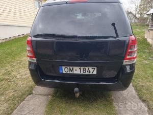 Black Opel Zafira 2007 in Rezekne, with an engine capacity of 1.90 L and mileage of 430 thousand km for 1850 €, photo 4 on AUTOMOTO.COM.LV