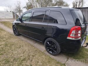 Black Opel Zafira 2007 in Rezekne, with an engine capacity of 1.90 L and mileage of 430 thousand km for 1850 €, photo 5 on AUTOMOTO.COM.LV