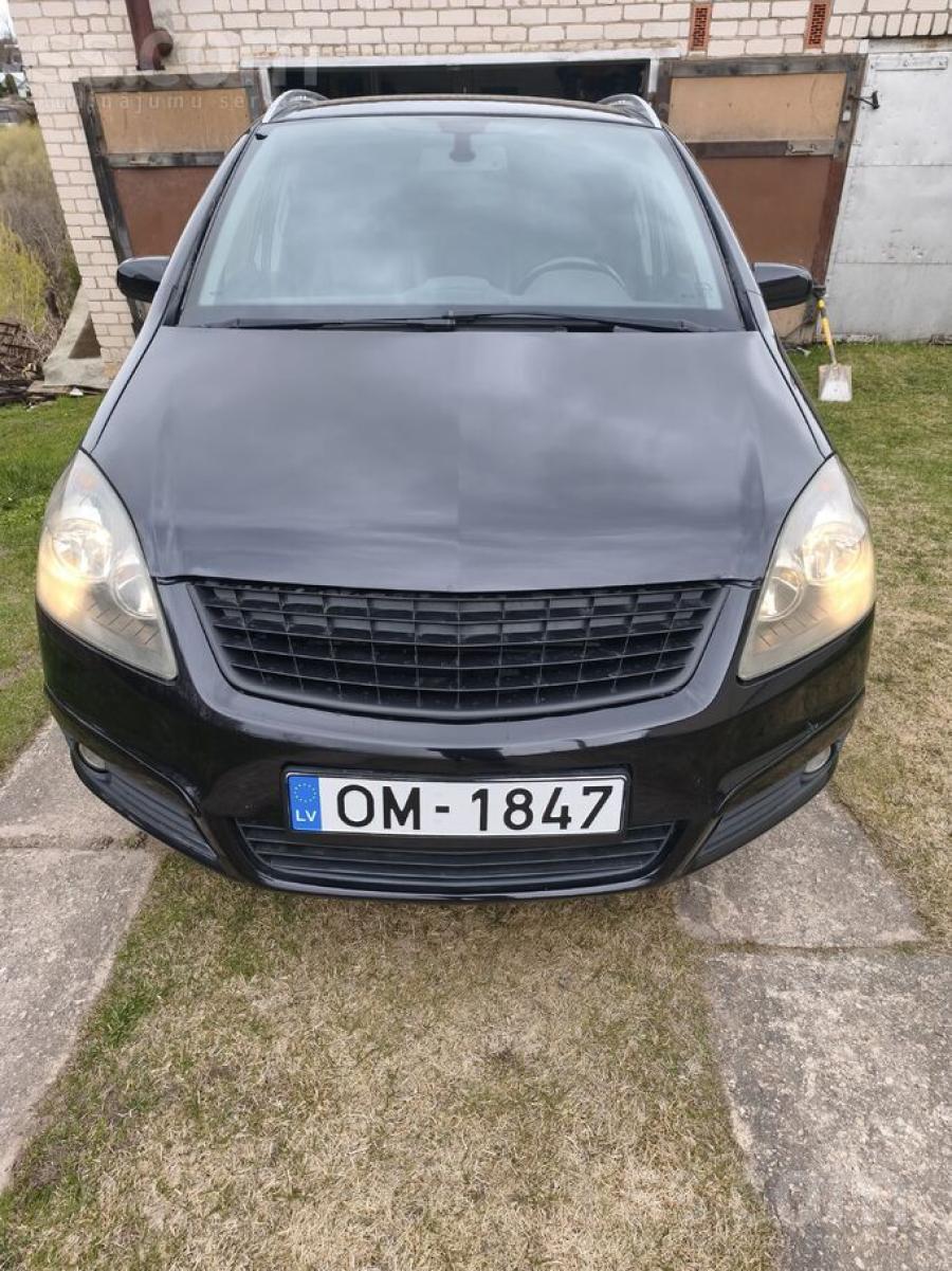 Black Opel Zafira 2007 in Rezekne, with an engine capacity of 1.90 L and mileage of 430 thousand km for 1850 €, photo 7 on AUTOMOTO.COM.LV
