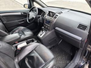 Black Opel Zafira 2007 in Rezekne, with an engine capacity of 1.90 L and mileage of 430 thousand km for 1850 €, photo 8 on AUTOMOTO.COM.LV