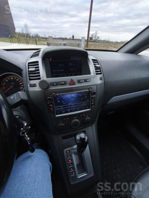 Black Opel Zafira 2007 in Rezekne, with an engine capacity of 1.90 L and mileage of 430 thousand km for 1850 €, photo 10 on AUTOMOTO.COM.LV
