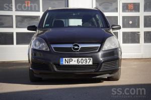 Black Opel Zafira 2007 in Riga, with an engine capacity of 1.90 L and mileage of 275 thousand km for 1690 €, photo 3 on AUTOMOTO.COM.LV