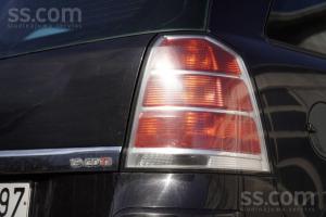 Black Opel Zafira 2007 in Riga, with an engine capacity of 1.90 L and mileage of 275 thousand km for 1690 €, photo 9 on AUTOMOTO.COM.LV