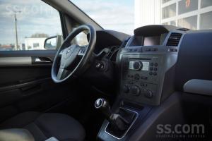 Black Opel Zafira 2007 in Riga, with an engine capacity of 1.90 L and mileage of 275 thousand km for 1690 €, photo 15 on AUTOMOTO.COM.LV