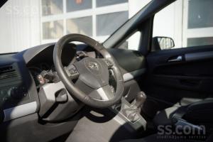 Black Opel Zafira 2007 in Riga, with an engine capacity of 1.90 L and mileage of 275 thousand km for 1690 €, photo 18 on AUTOMOTO.COM.LV