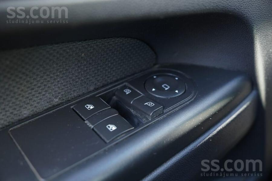 Black Opel Zafira 2007 in Riga, with an engine capacity of 1.90 L and mileage of 275 thousand km for 1690 €, photo 22 on AUTOMOTO.COM.LV