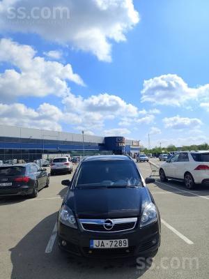 Melns Opel Zafira 2007 Daugavpils, ar dzinēja tilpumu 1.90 L un nobraukumu 289 tūkst. km par 1400 €, foto 5 vietnē AUTOMOTO.COM.LV