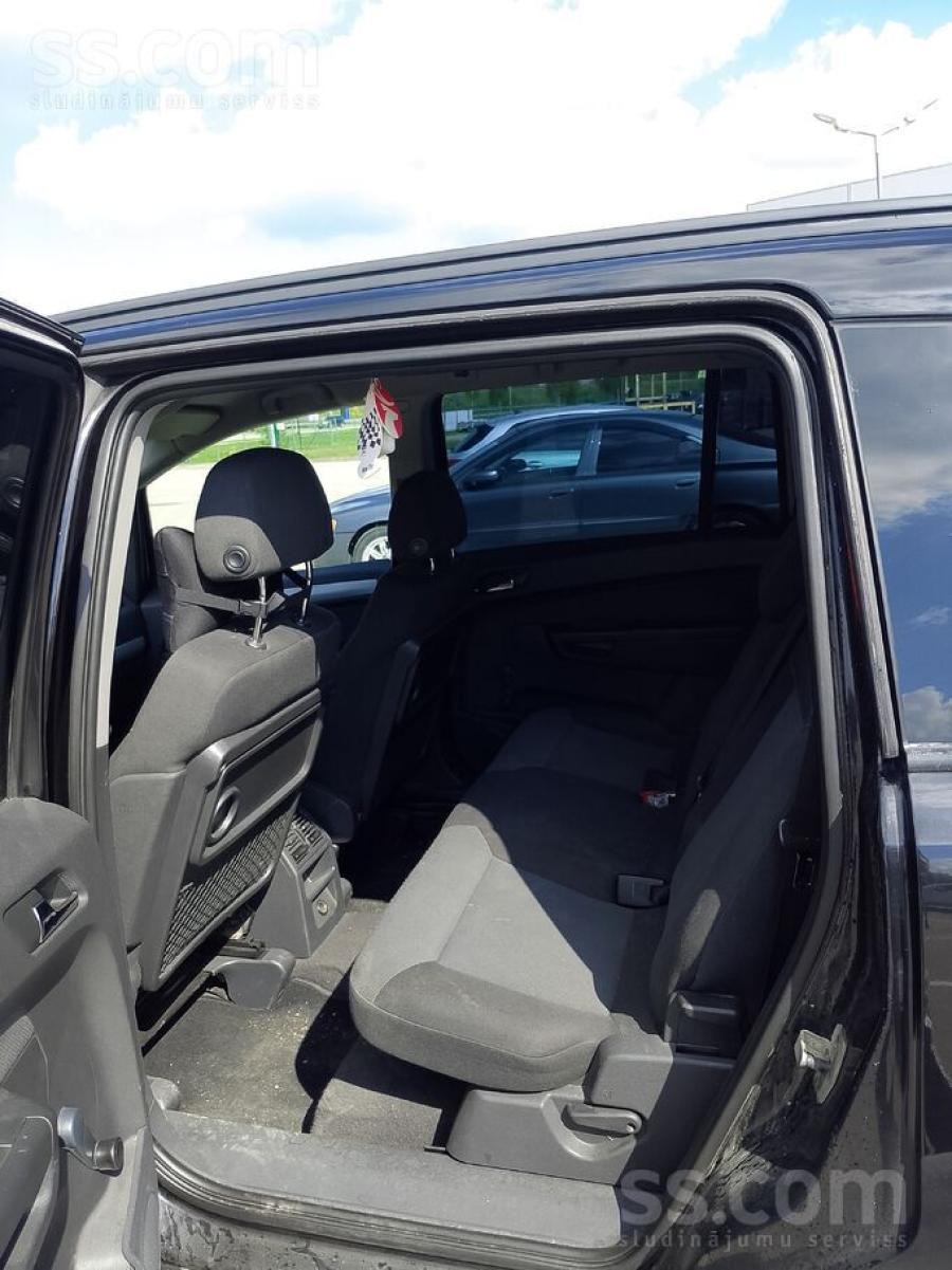 Melns Opel Zafira 2007 Daugavpils, ar dzinēja tilpumu 1.90 L un nobraukumu 289 tūkst. km par 1400 €, foto 7 vietnē AUTOMOTO.COM.LV