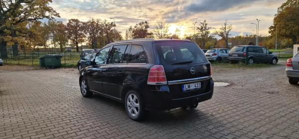Black Opel Zafira 2007 in Valmiera, with an engine capacity of 1.90 L and mileage of 311 thousand km for 1200 €, photo 4 on AUTOMOTO.COM.LV