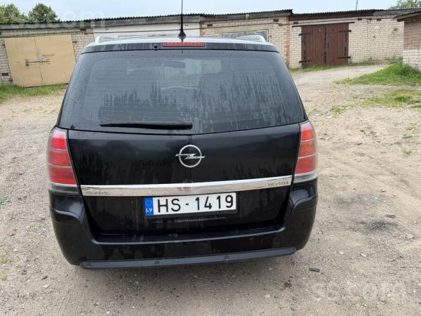 Black Opel Zafira 2007 in Daugavpils, with an engine capacity of 1.90 L and mileage of 332 thousand km for 2000 €, photo 5 on AUTOMOTO.COM.LV