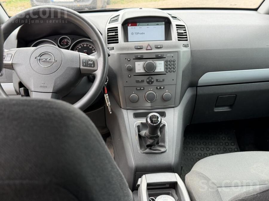 Black Opel Zafira 2007 in Daugavpils, with an engine capacity of 1.90 L and mileage of 332 thousand km for 2000 €, photo 7 on AUTOMOTO.COM.LV