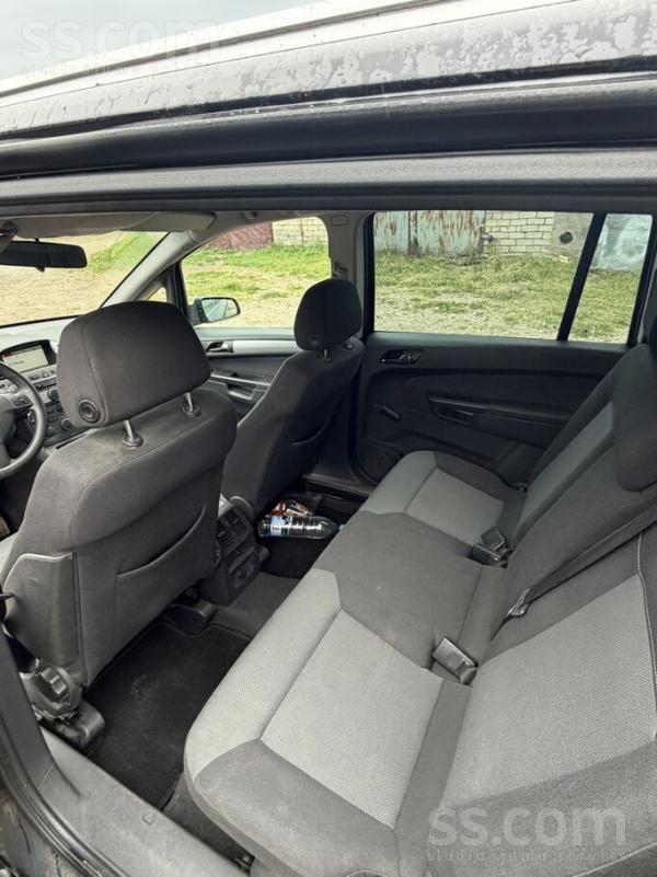 Black Opel Zafira 2007 in Daugavpils, with an engine capacity of 1.90 L and mileage of 332 thousand km for 2000 €, photo 7 on AUTOMOTO.COM.LV