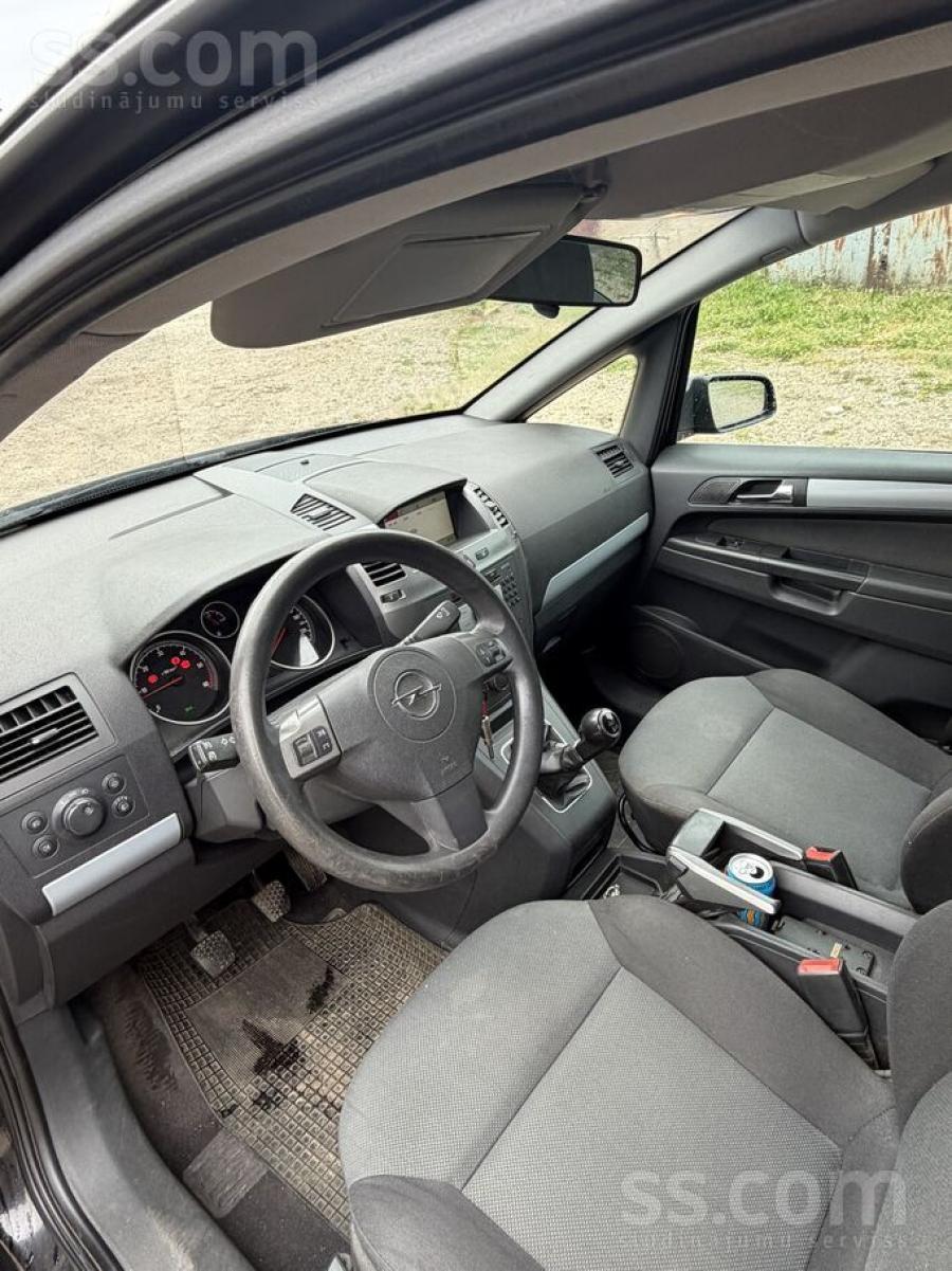 Black Opel Zafira 2007 in Daugavpils, with an engine capacity of 1.90 L and mileage of 332 thousand km for 2000 €, photo 9 on AUTOMOTO.COM.LV