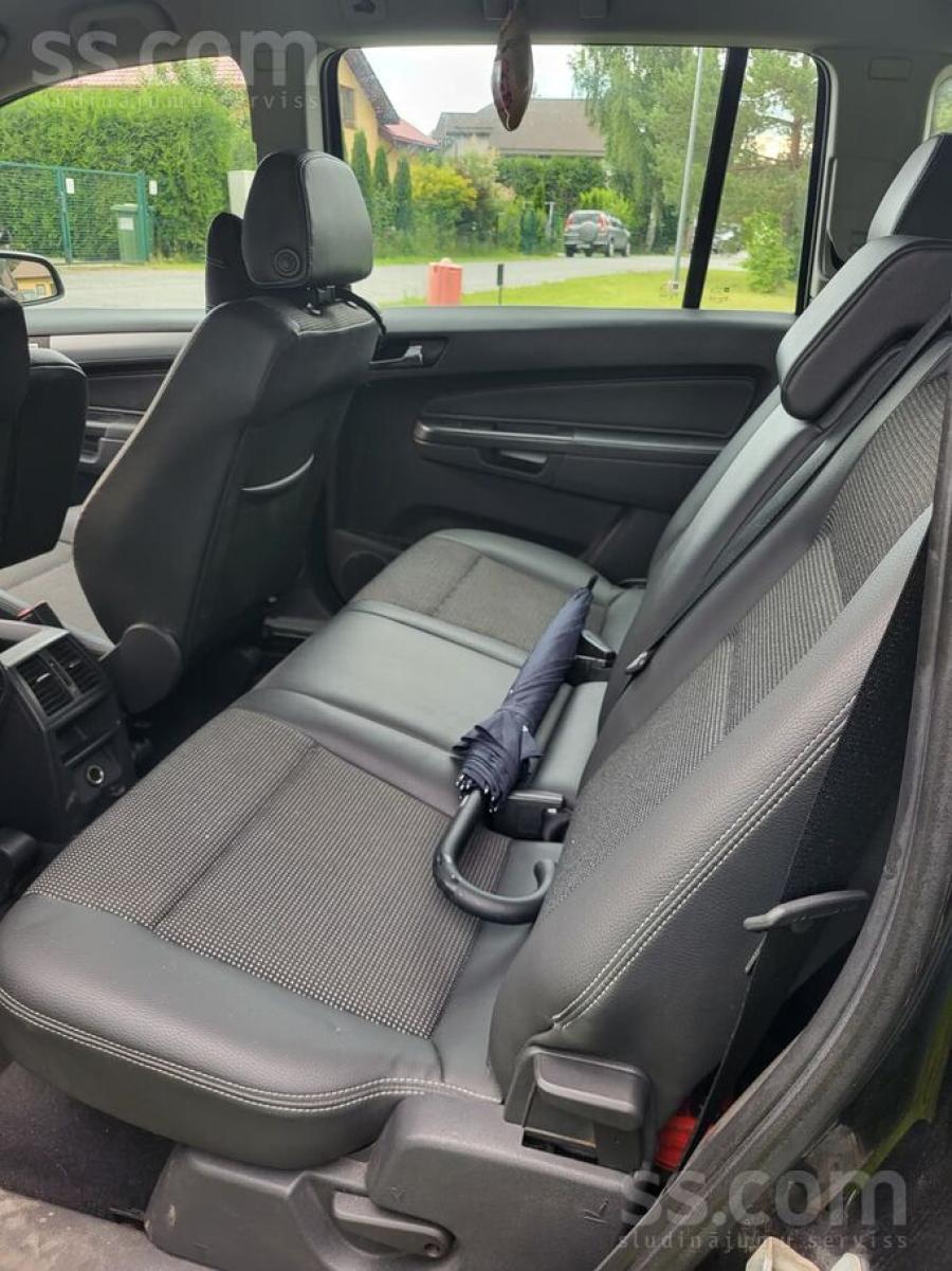 Melns Opel Zafira 2007 Rīga, ar dzinēja tilpumu 1.90 L un nobraukumu 368 tūkst. km par 1700 €, foto 8 vietnē AUTOMOTO.COM.LV