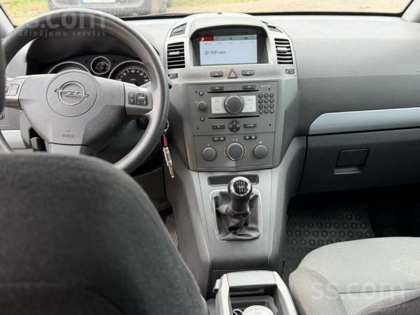 Melns Opel Zafira 2007 Daugavpils, ar dzinēja tilpumu 1.90 L un nobraukumu 333 tūkst. km par 1700 €, foto 8 vietnē AUTOMOTO.COM.LV