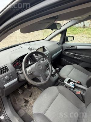 Melns Opel Zafira 2007 Daugavpils, ar dzinēja tilpumu 1.90 L un nobraukumu 333 tūkst. km par 1700 €, foto 7 vietnē AUTOMOTO.COM.LV