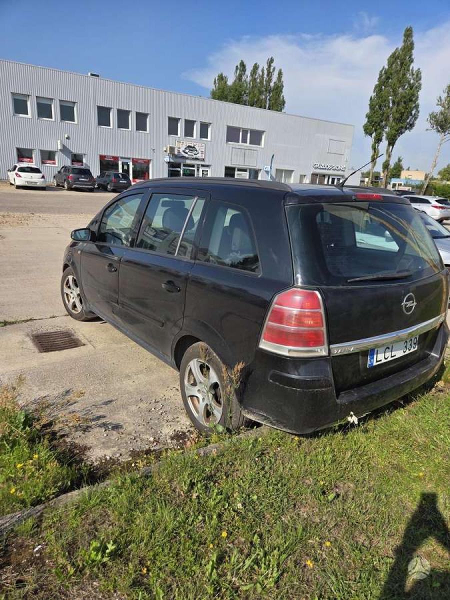 Melns Opel Zafira 2007 Panevēža, ar dzinēja tilpumu 1.91 L un nobraukumu 315 tūkst. km par 500 €, foto 6 vietnē AUTOMOTO.COM.LV