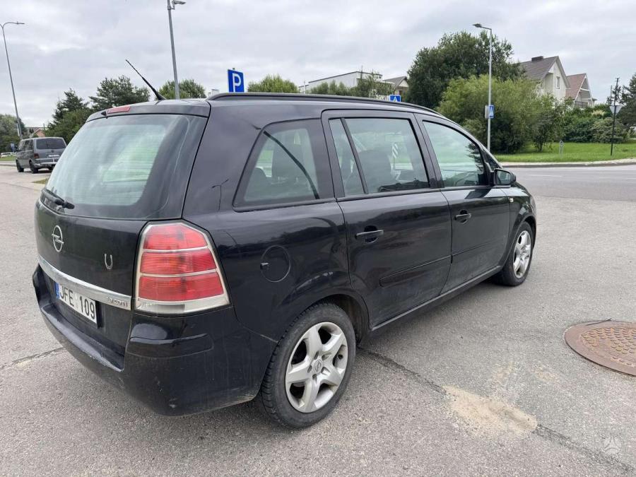 Melns Opel Zafira 2007 Viļņa, ar dzinēja tilpumu 1.91 L un nobraukumu 369 tūkst. km par 650 €, foto 4 vietnē AUTOMOTO.COM.LV