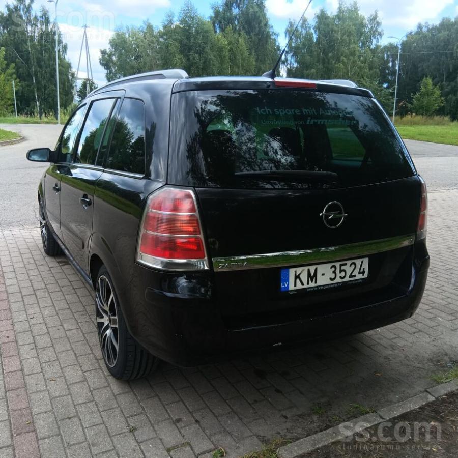Black Opel Zafira 2007 in Riga, with an engine capacity of 1.80 L and mileage of 253 thousand km for 1600 €, photo 4 on AUTOMOTO.COM.LV