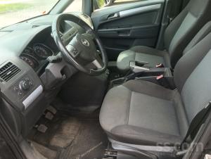 Black Opel Zafira 2007 in Riga, with an engine capacity of 1.80 L and mileage of 253 thousand km for 1600 €, photo 10 on AUTOMOTO.COM.LV