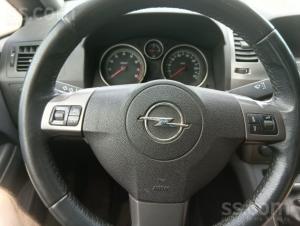 Black Opel Zafira 2007 in Riga, with an engine capacity of 1.80 L and mileage of 253 thousand km for 1600 €, photo 18 on AUTOMOTO.COM.LV