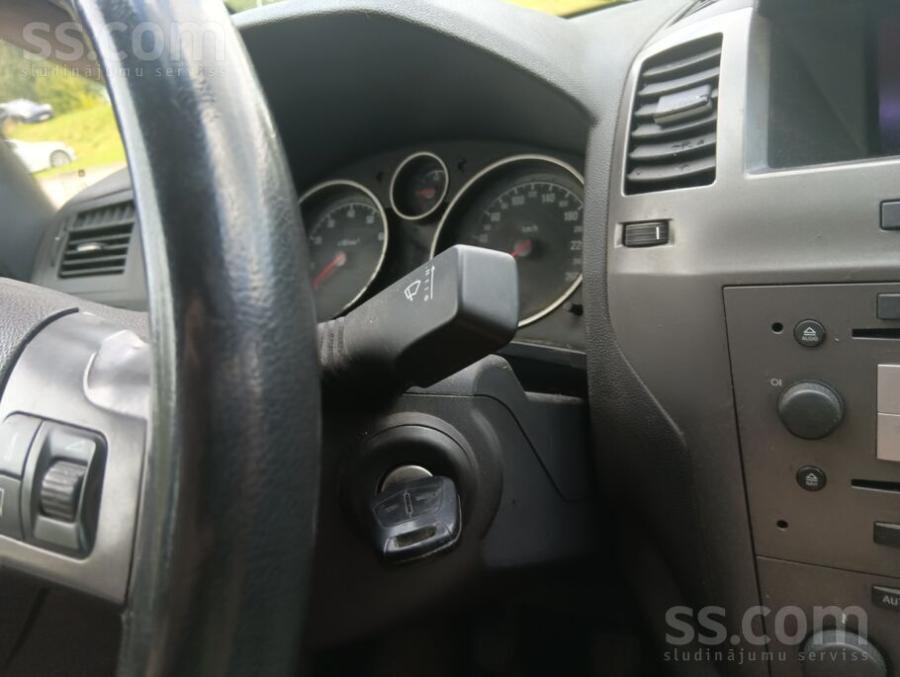 Black Opel Zafira 2007 in Riga, with an engine capacity of 1.80 L and mileage of 253 thousand km for 1600 €, photo 20 on AUTOMOTO.COM.LV