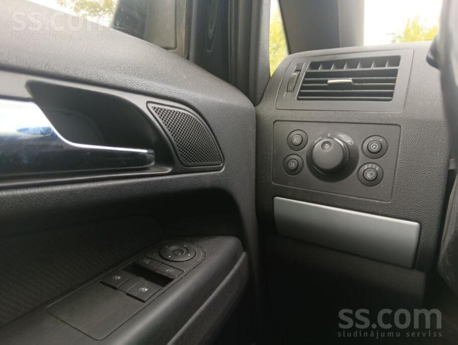Black Opel Zafira 2007 in Riga, with an engine capacity of 1.80 L and mileage of 253 thousand km for 1600 €, photo 21 on AUTOMOTO.COM.LV