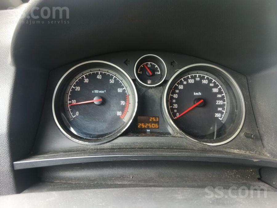 Black Opel Zafira 2007 in Riga, with an engine capacity of 1.80 L and mileage of 253 thousand km for 1600 €, photo 23 on AUTOMOTO.COM.LV