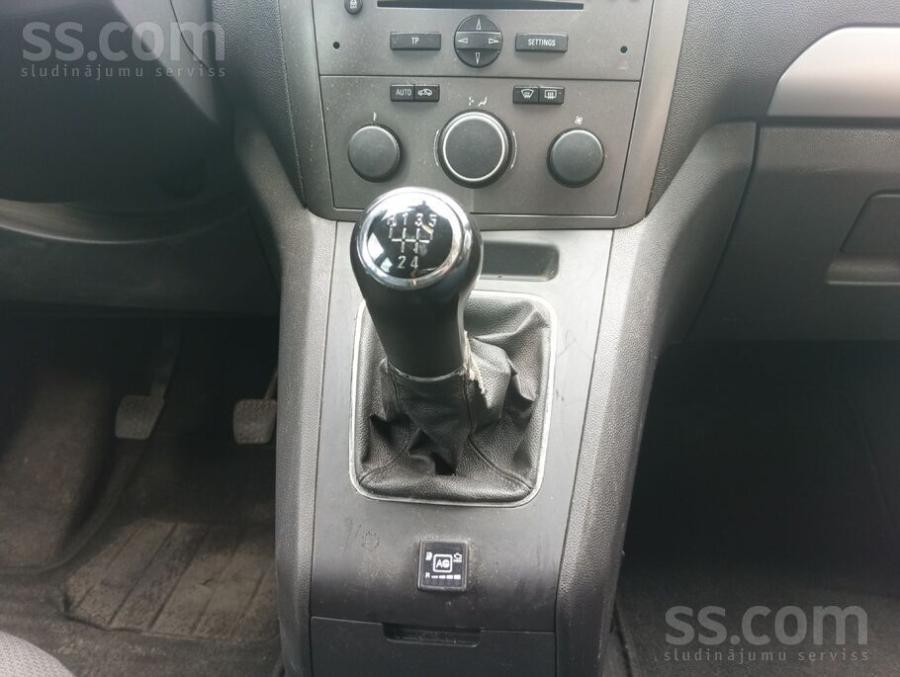 Black Opel Zafira 2007 in Riga, with an engine capacity of 1.80 L and mileage of 253 thousand km for 1600 €, photo 24 on AUTOMOTO.COM.LV