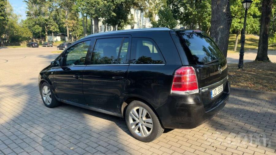Черный Опель Зафира 2007 в Рига, объемом двигателя 1.90 л и пробегом 270 тыс. км за 1999 €, фото 1 на AUTOMOTO.COM.LV