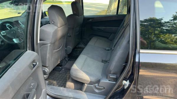 Black Opel Zafira 2007 in Riga, with an engine capacity of 1.90 L and mileage of 270 thousand km for 1999 €, photo 4 on AUTOMOTO.COM.LV