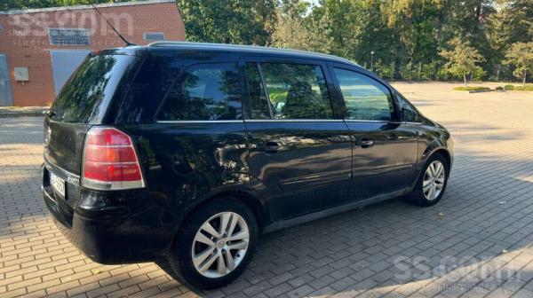 Black Opel Zafira 2007 in Riga, with an engine capacity of 1.90 L and mileage of 270 thousand km for 1999 €, photo 7 on AUTOMOTO.COM.LV
