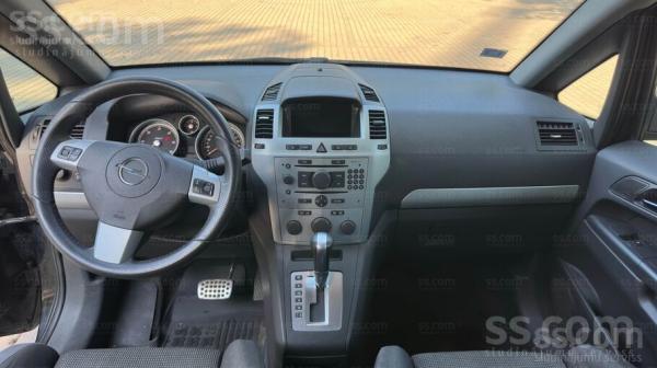 Black Opel Zafira 2007 in Riga, with an engine capacity of 1.90 L and mileage of 270 thousand km for 1999 €, photo 8 on AUTOMOTO.COM.LV