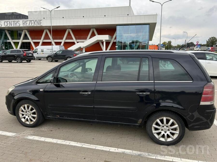 Melns Opel Zafira 2007 Rēzekne, ar dzinēja tilpumu 1.90 L un nobraukumu 404 tūkst. km par 1345 €, foto 4 vietnē AUTOMOTO.COM.LV